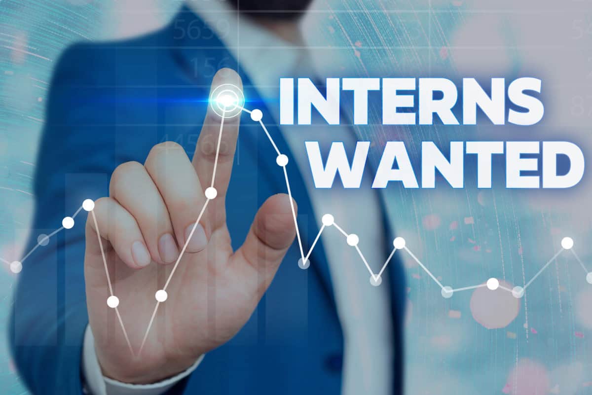 How LinkedIn Can Help College Students Land Internships